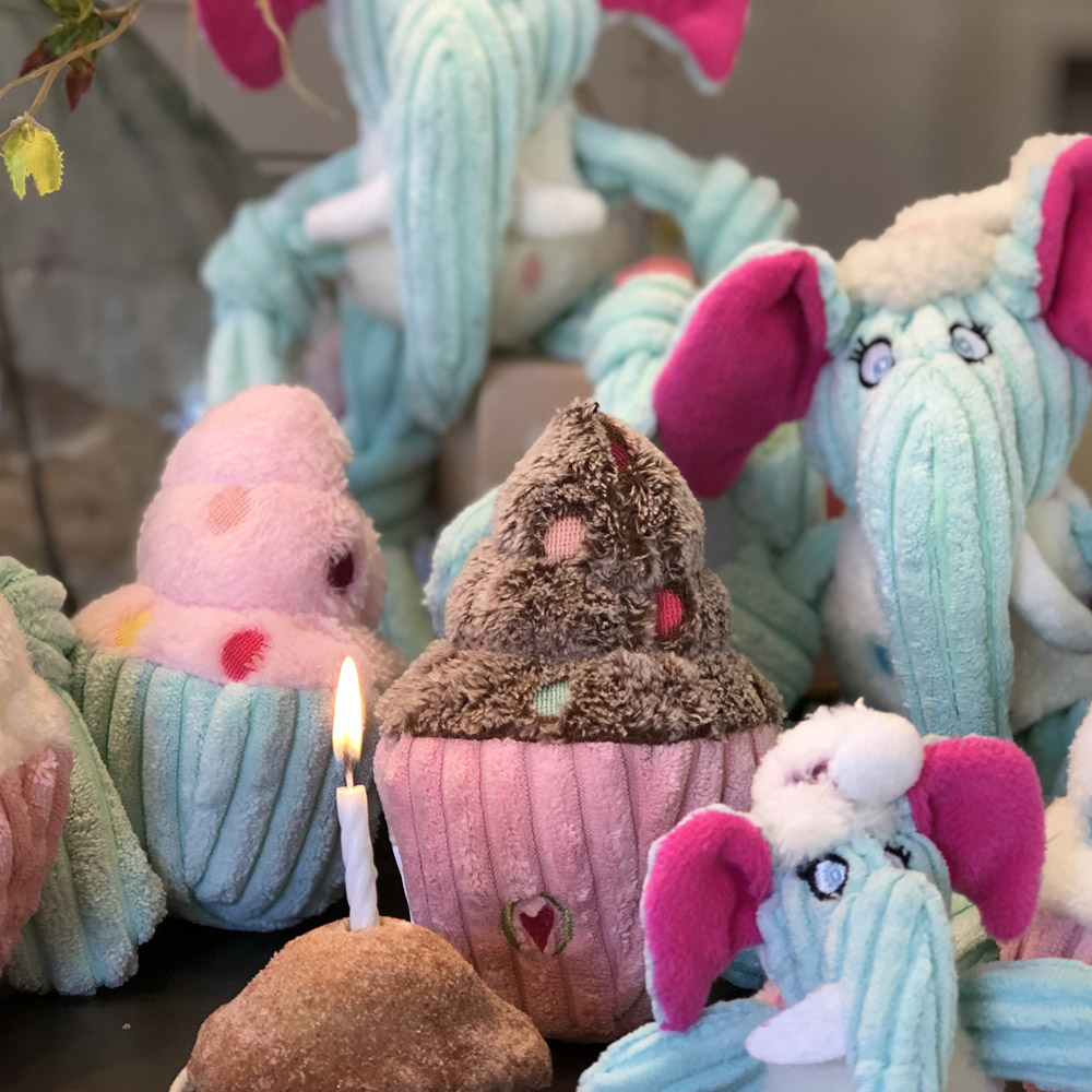 HuggleHappy Birthday Party Elephant, Wee 6 pack